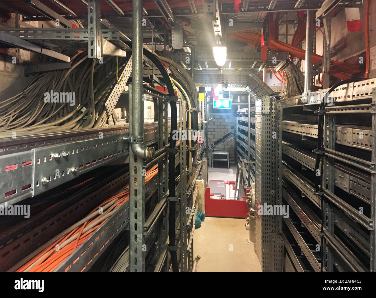 Cable shaft hi-res stock photography and images - Alamy