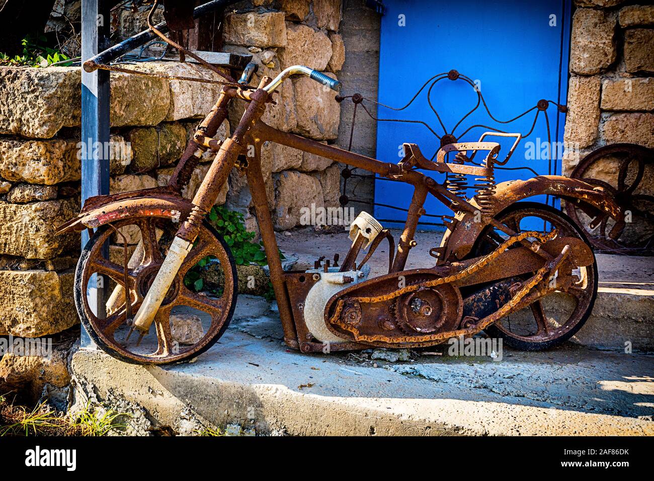 Scooter motorcycle old broken hi-res stock photography and images - Alamy