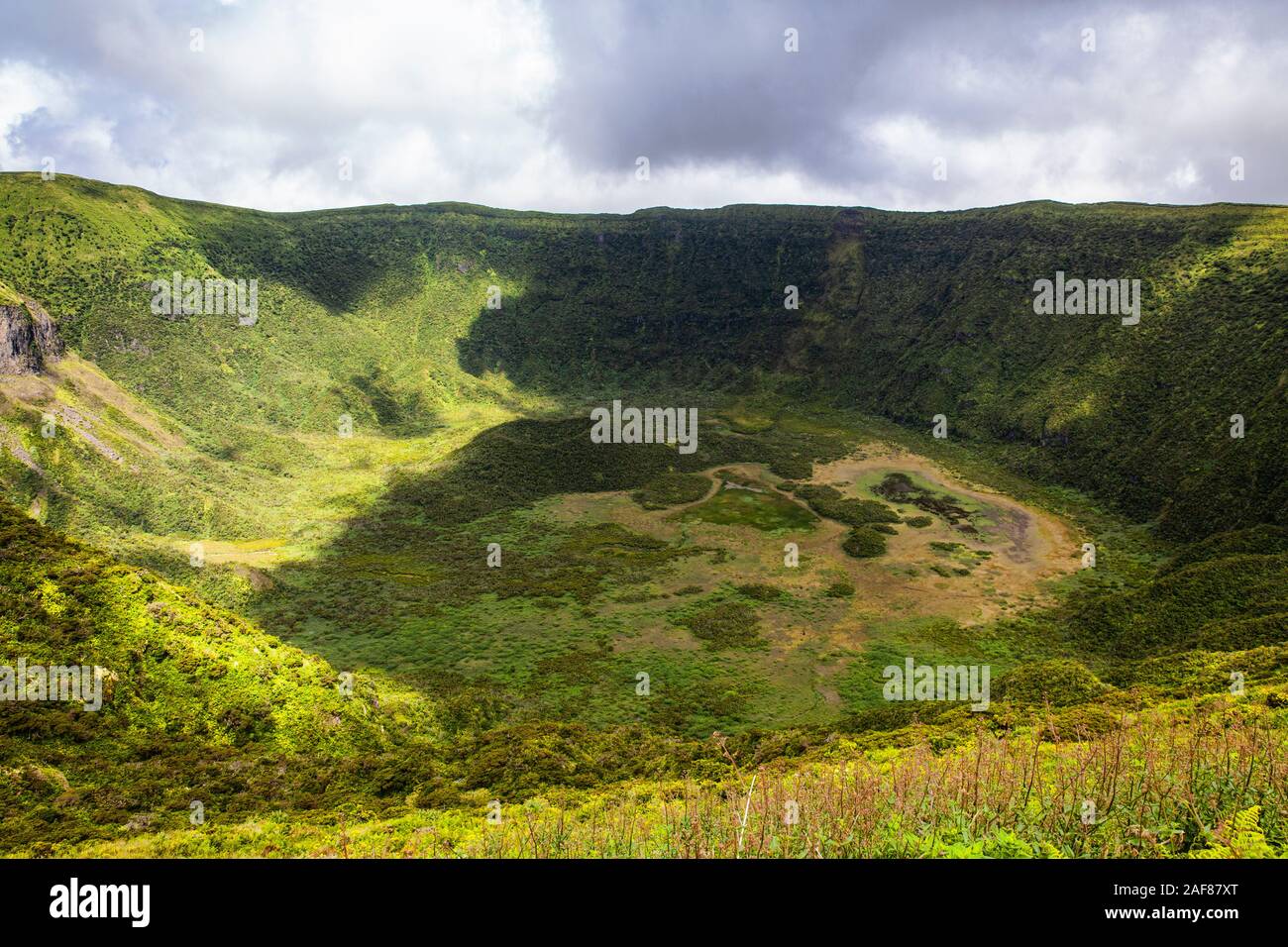 Crater, Reserva natural da caldeira do Faial Stock Photo - Alamy