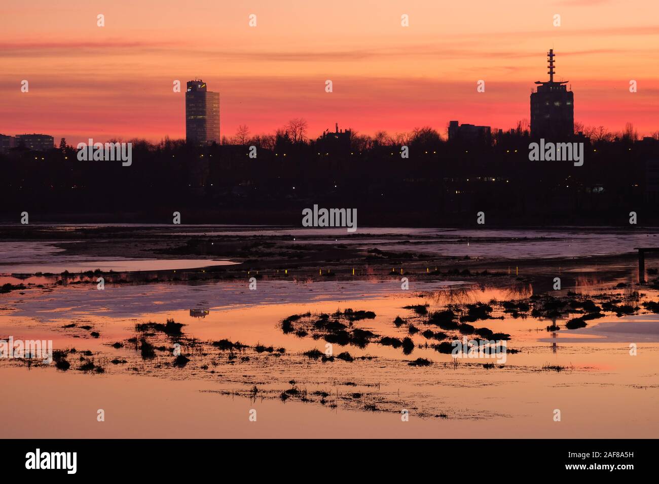 Floreasca lake hi-res stock photography and images - Alamy