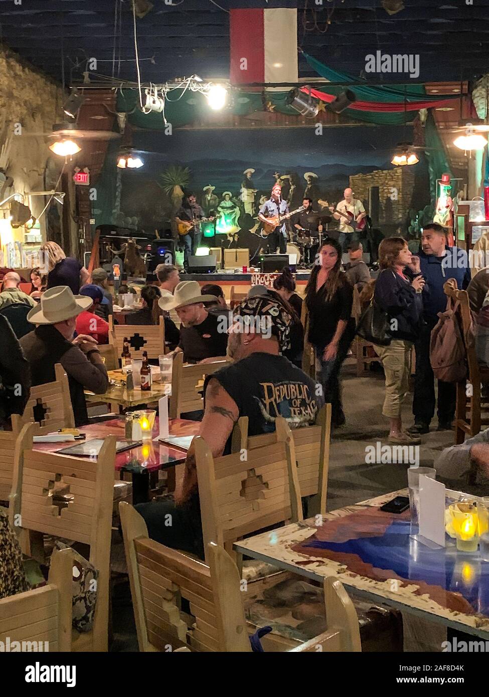Texas bar and restaurant hi-res stock photography and images - Alamy