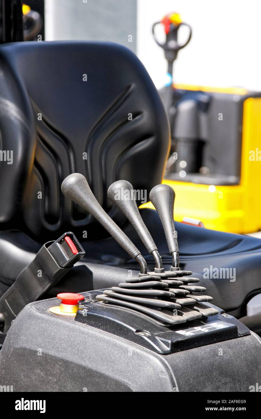 Machine controls hi-res stock photography and images - Alamy