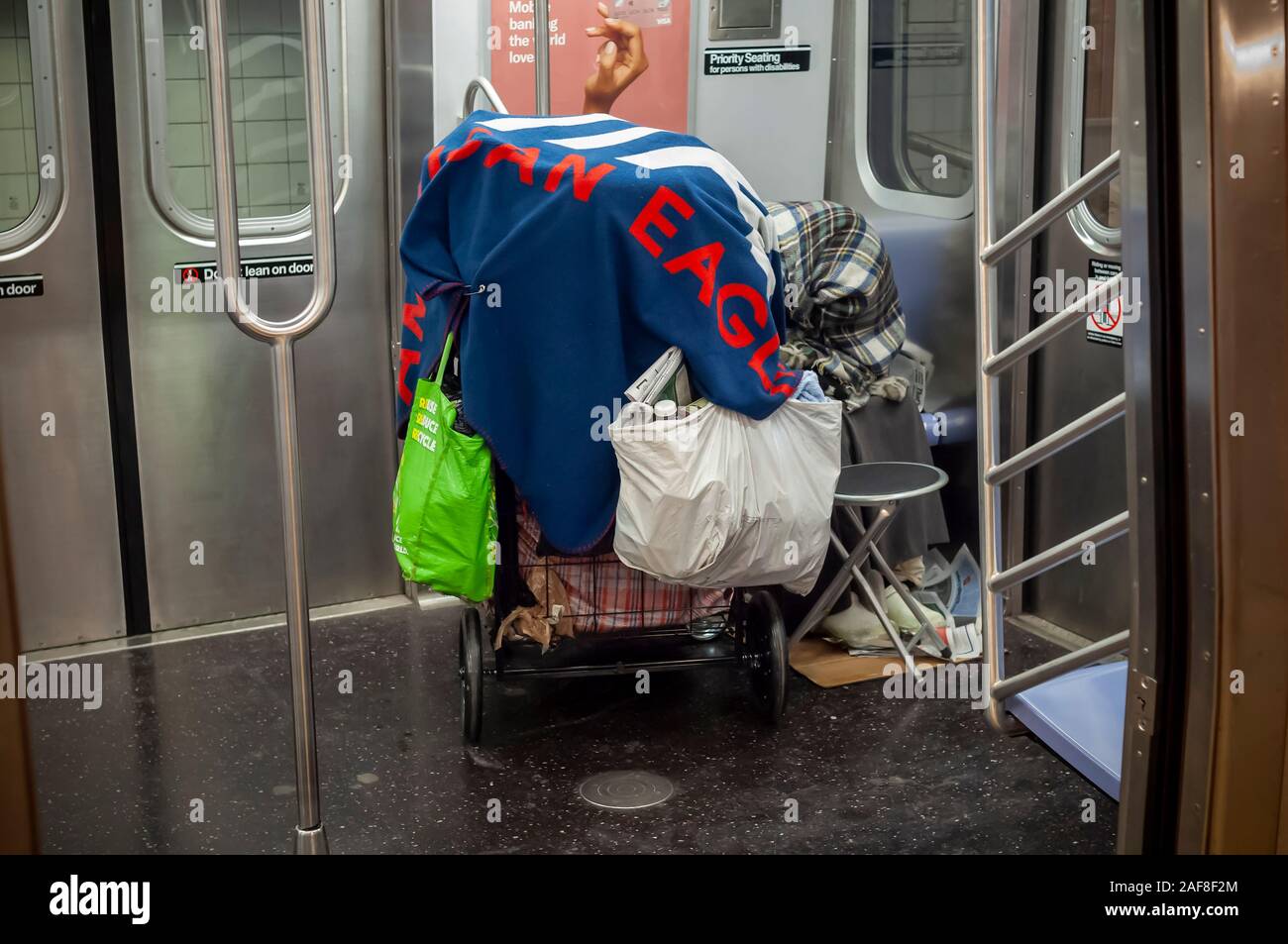 Homeless person belongings hi-res stock photography and images - Alamy