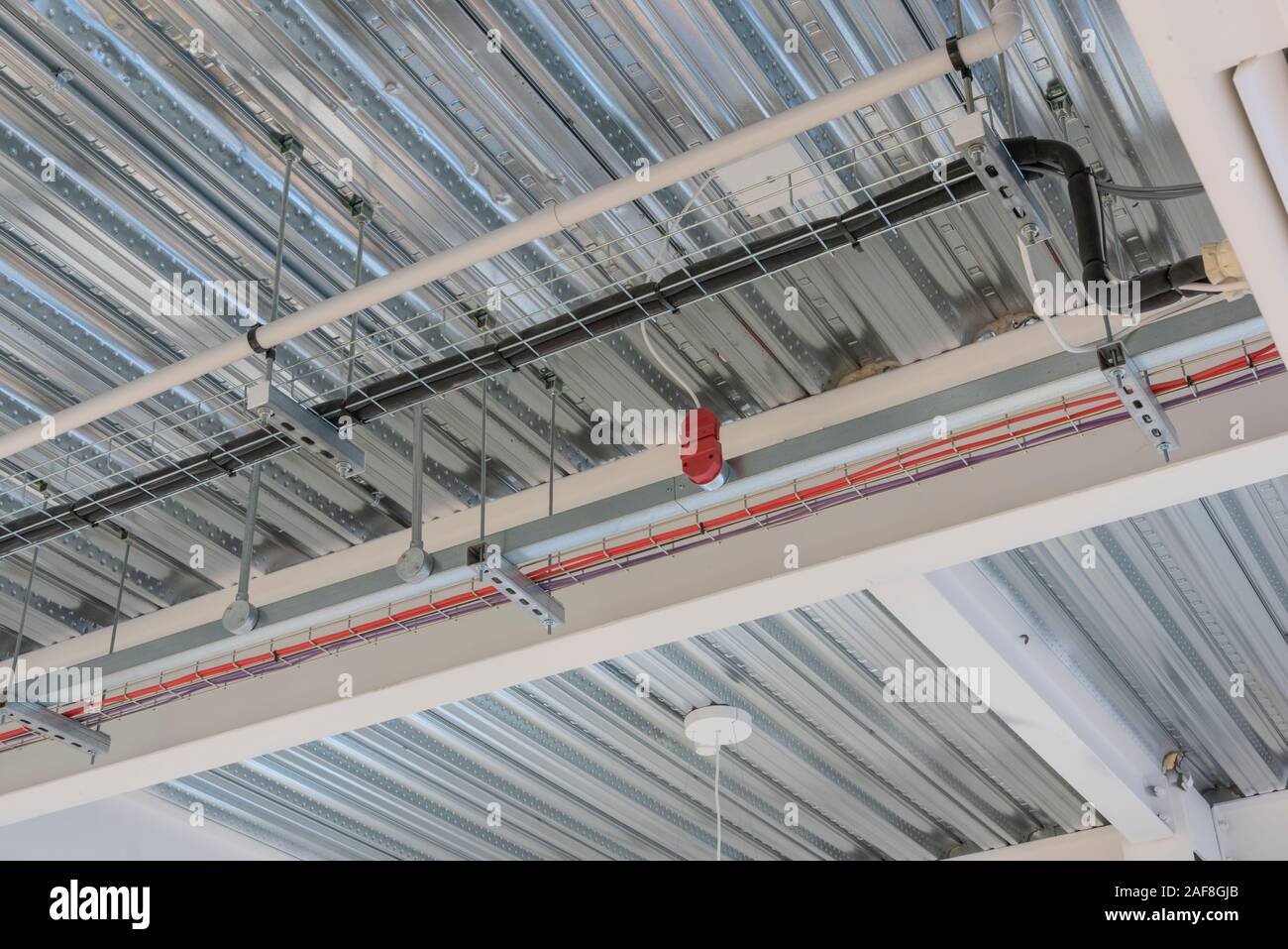 Exposed Ceiling Stock Photos & Exposed Ceiling Stock Images - Alamy