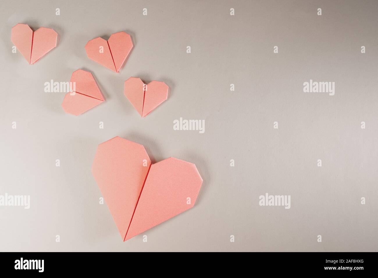 Valentines day paper hearts hi-res stock photography and images - Alamy