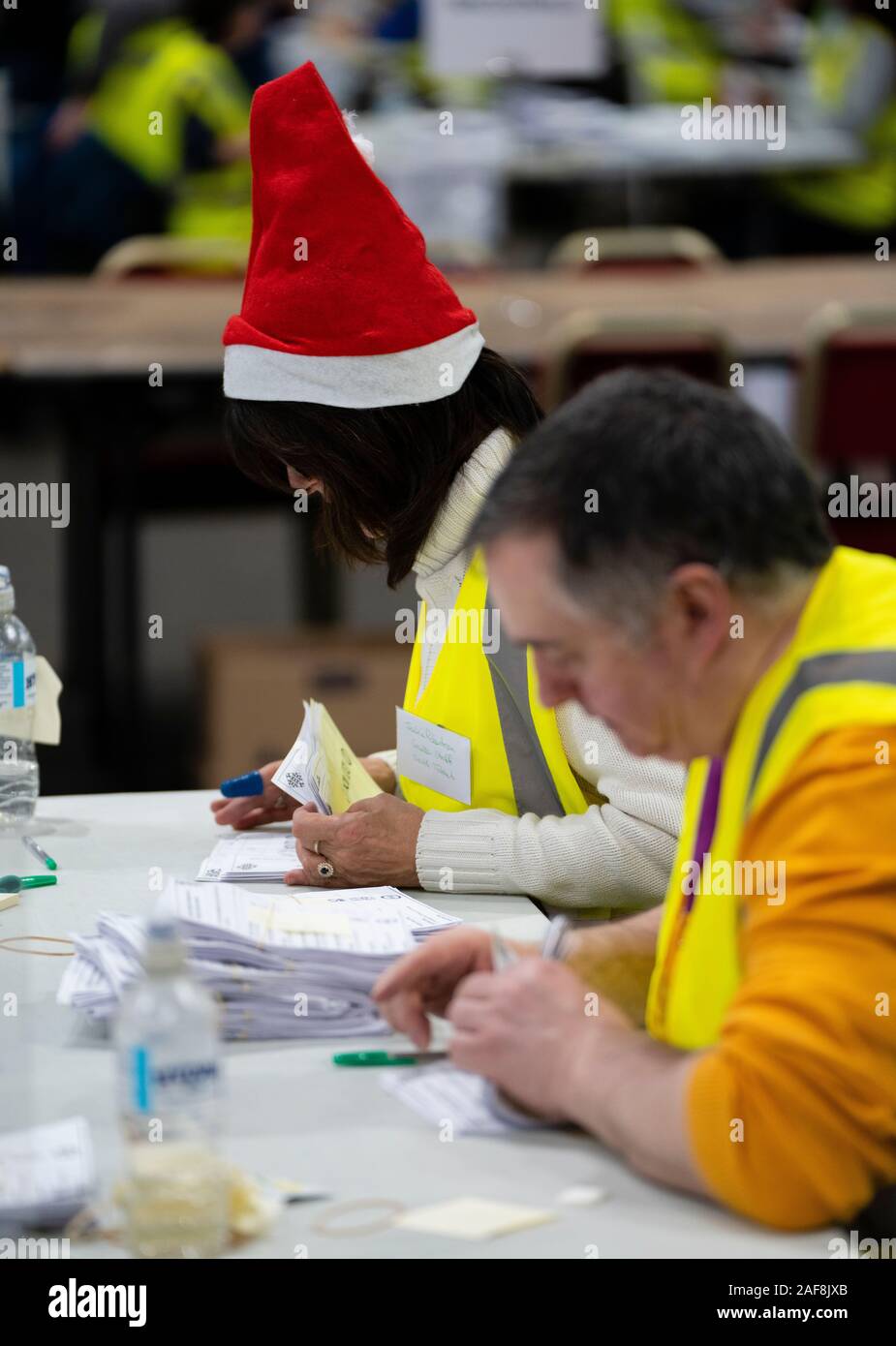 Counting ballot papers hi-res stock photography and images - Alamy