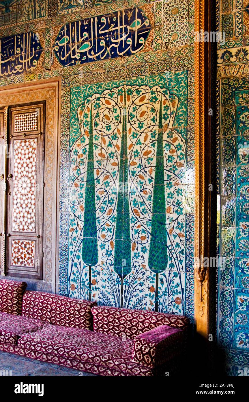 Ceramic tiles at Topkapi, a UNESCO World Heritage Site. Istanbul ...