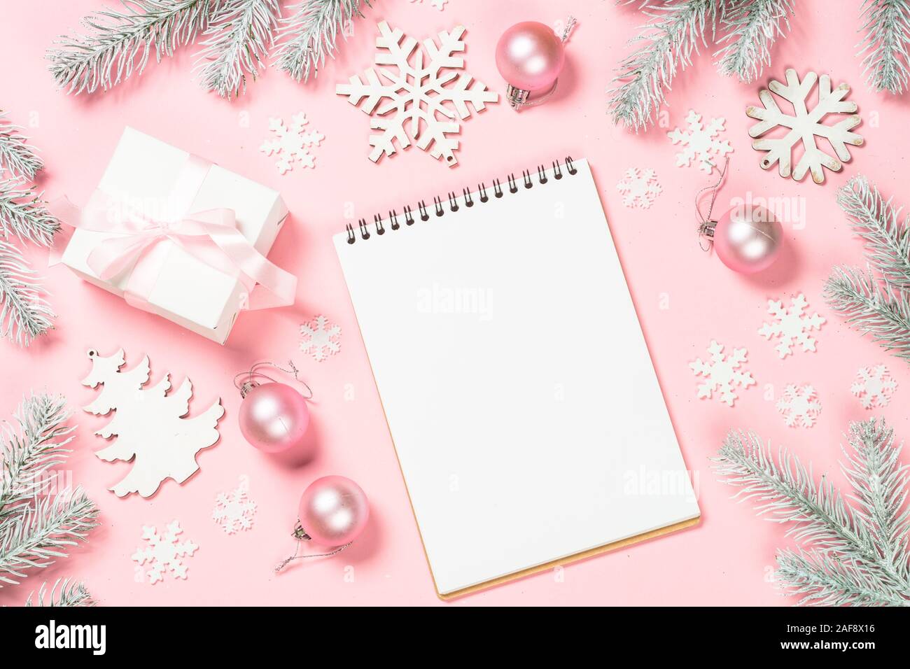 Christmas goals, plans, resolution on pink Stock Photo - Alamy