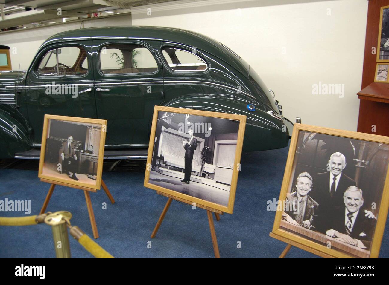 Johnny Carson car Chrysler famous person garaged garage green picture ...