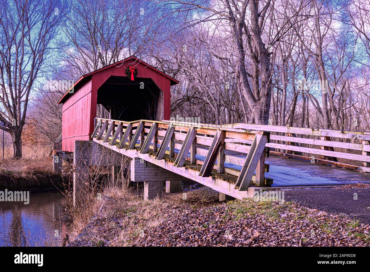Sugar Creek Covered Bridge Stock Photo - Alamy