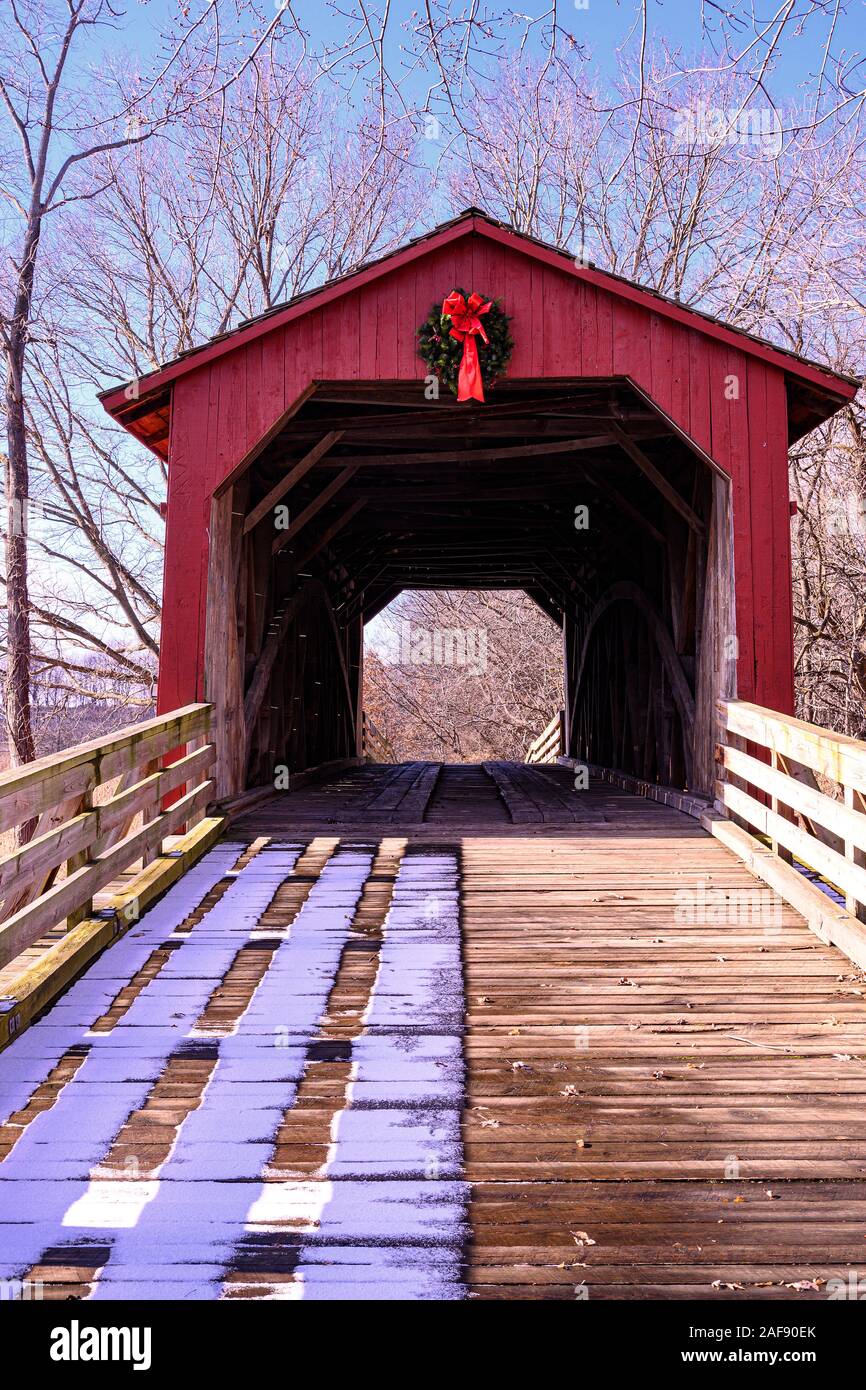 Sugar Creek Covered Bridge Stock Photo - Alamy