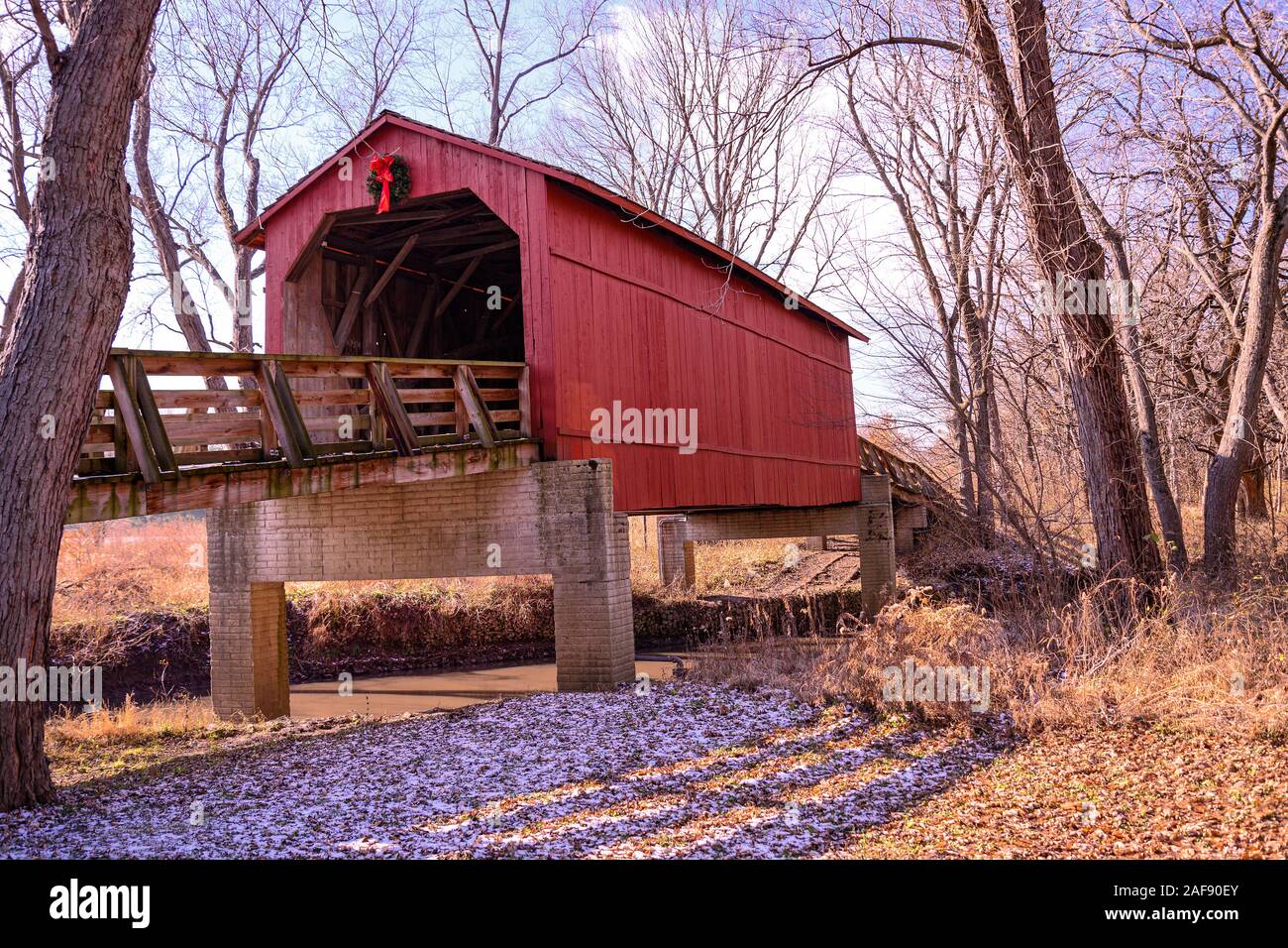 Sugar Creek Covered Bridge Stock Photo - Alamy