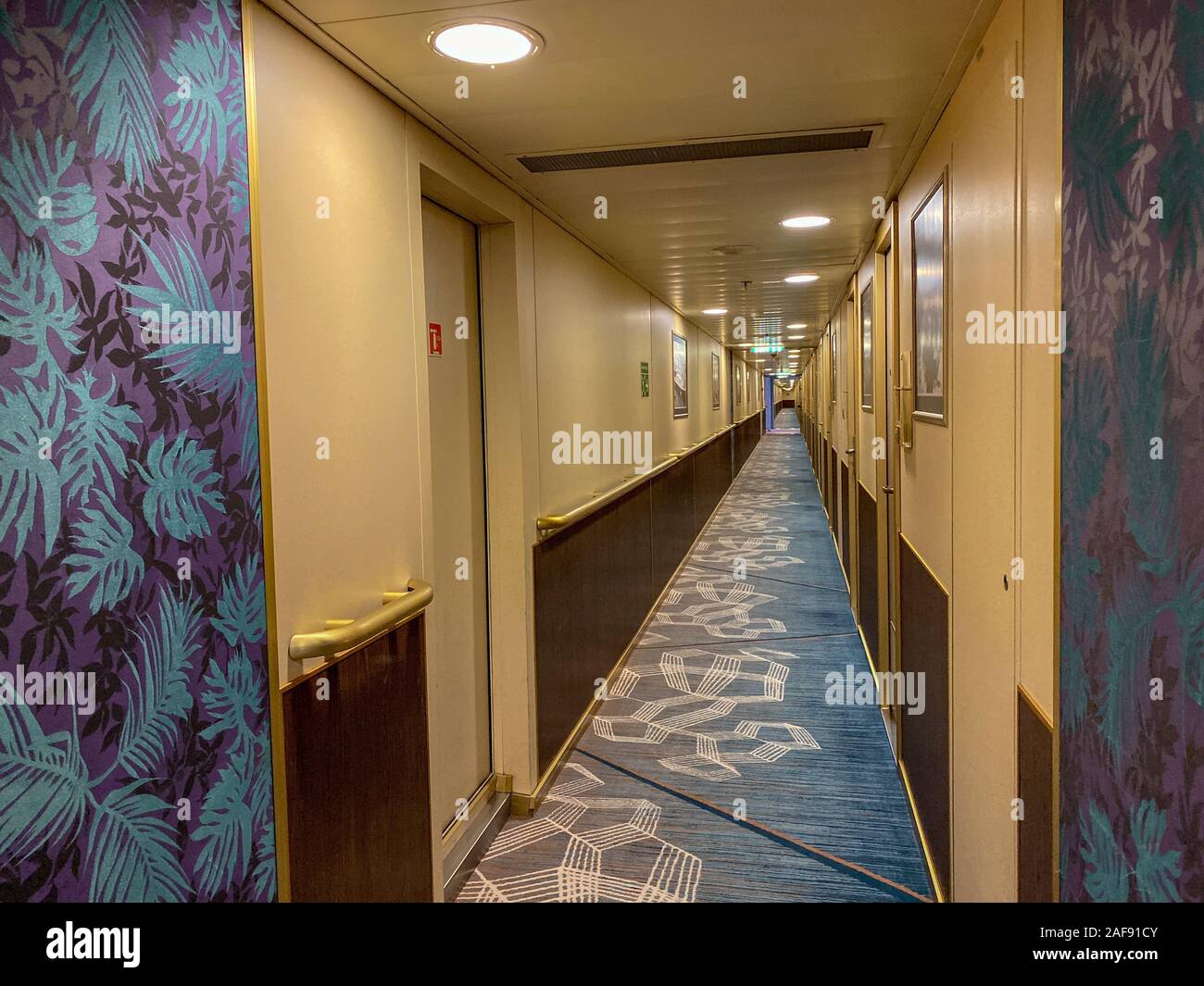 Cruise ship hallway hi-res stock photography and images - Alamy