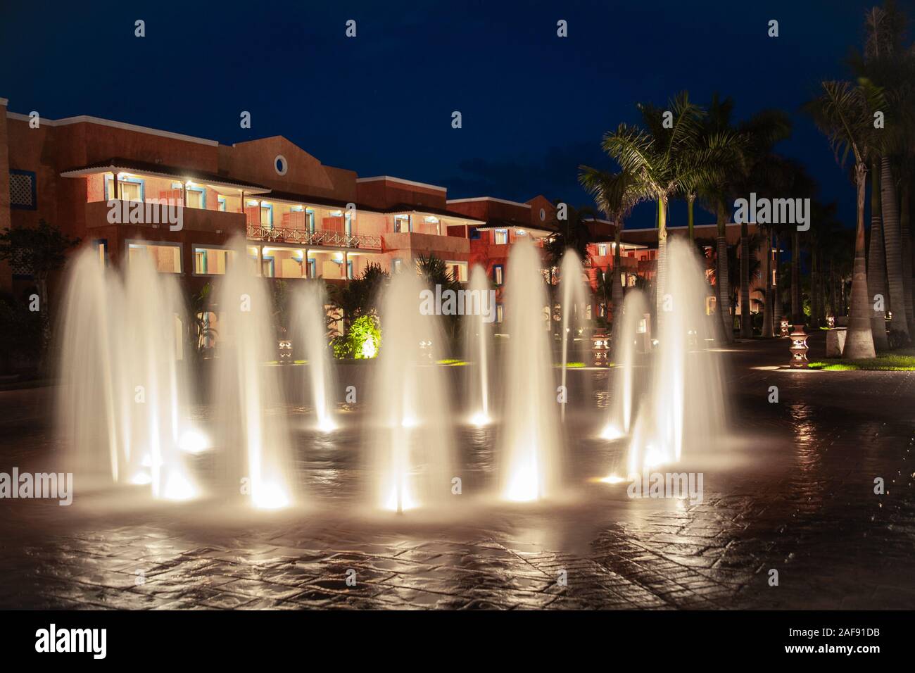 Cancun mexico beach night hi-res stock photography and images - Alamy
