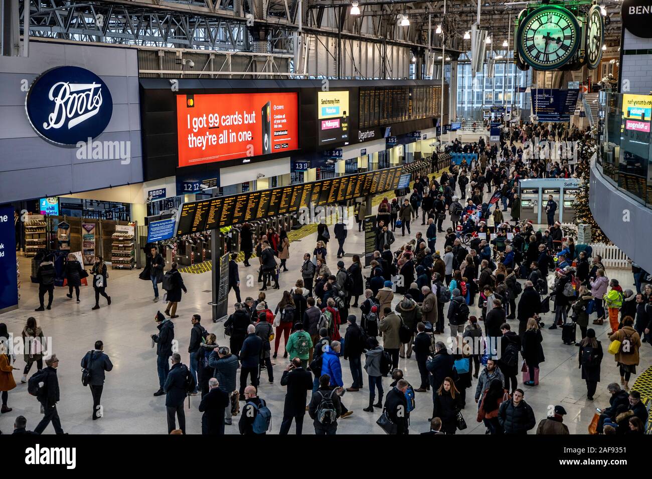 Waterloo Station, concourse, London, United Kingdom Stock Photo - Alamy