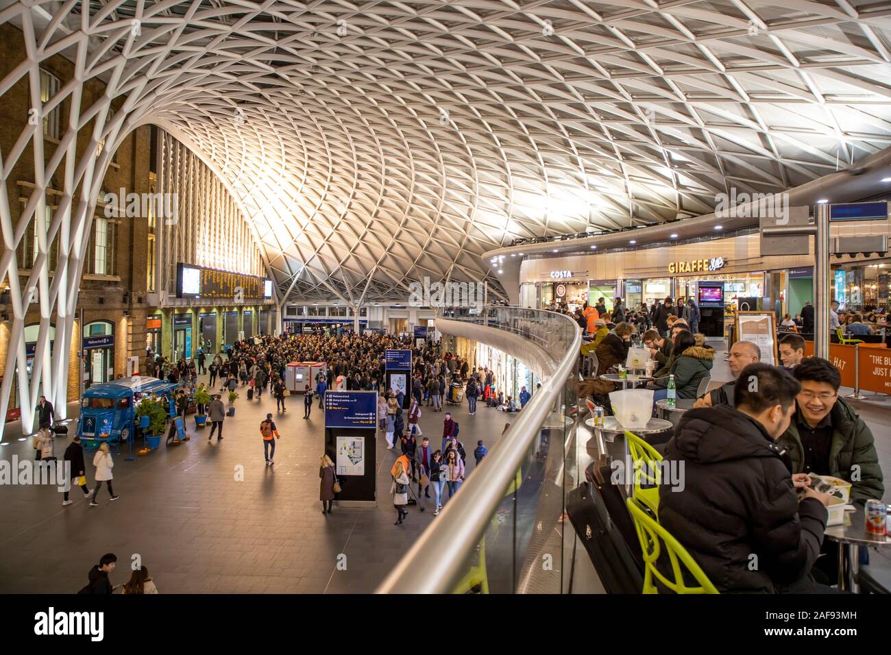 Kings Cross Station, concourse, London, United Kingdom Stock Photo - Alamy