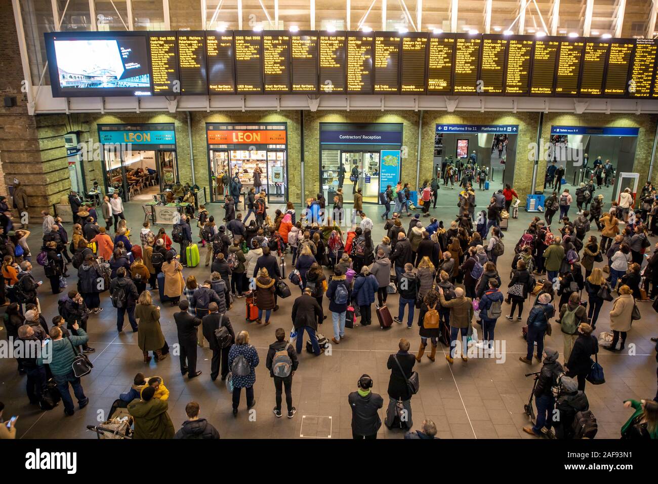 Kings Cross Station, concourse, London, United Kingdom Stock Photo - Alamy