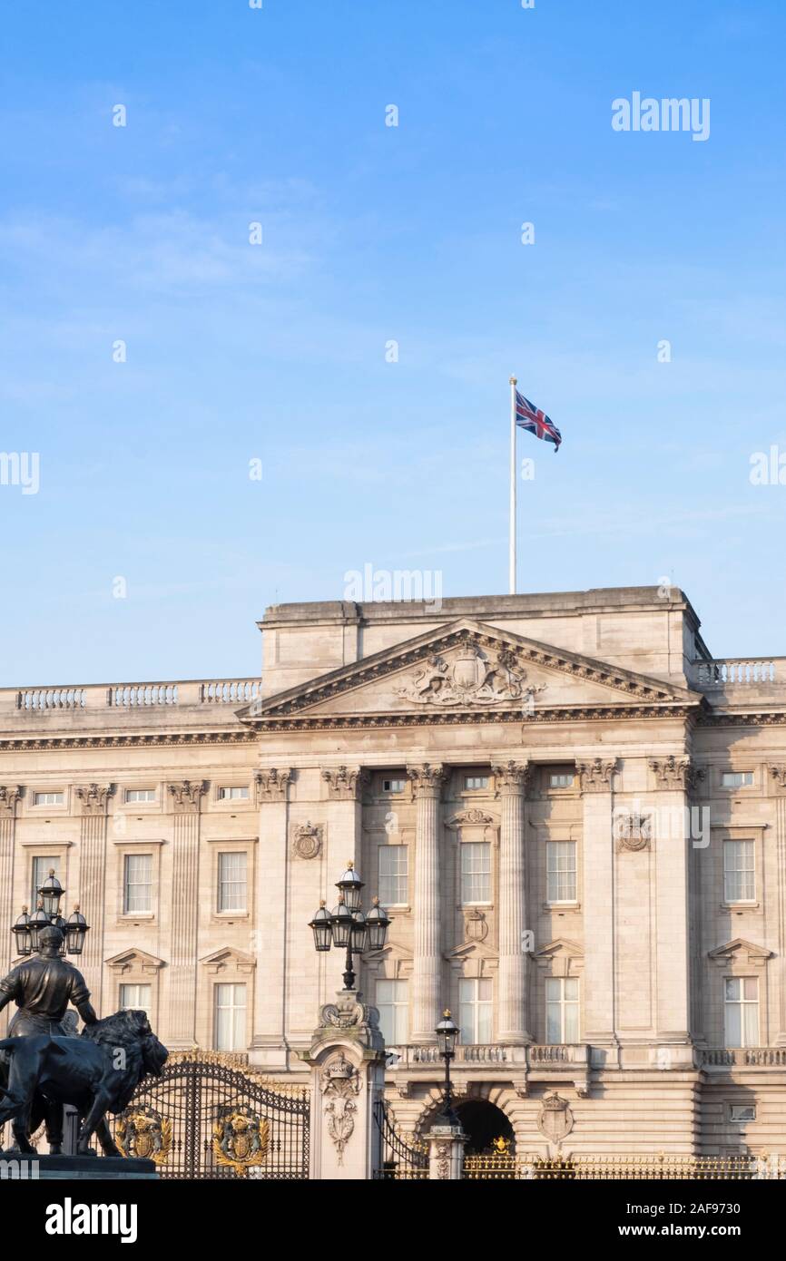 English Queen Queens London England Uk High Resolution Stock ...