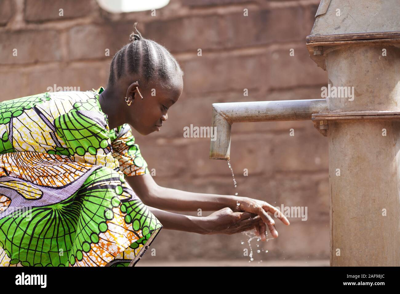 Woman coronavirus mali hi-res stock photography and images - Alamy