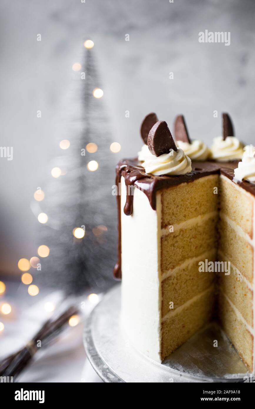 Christmas Chocolate Orange Layer Cake With Orange Buttercream And Dark ...