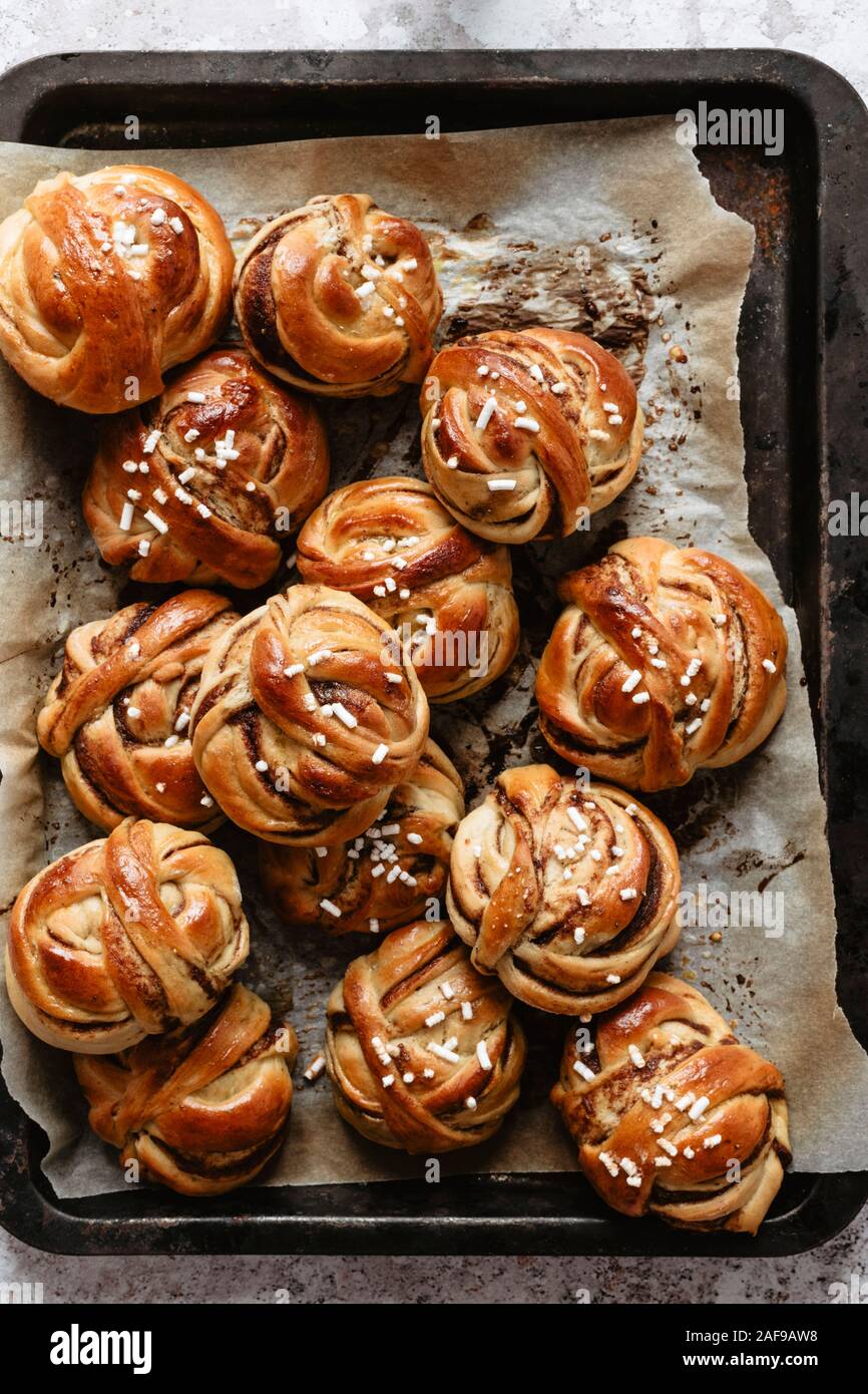 Cinnamon knots hi-res stock photography and images - Alamy