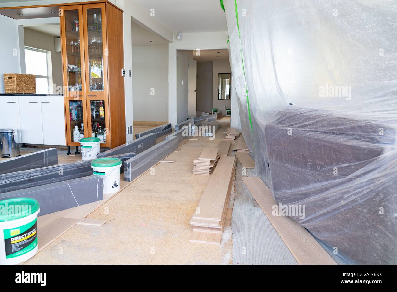 Flooring packages hi-res stock photography and images - Alamy