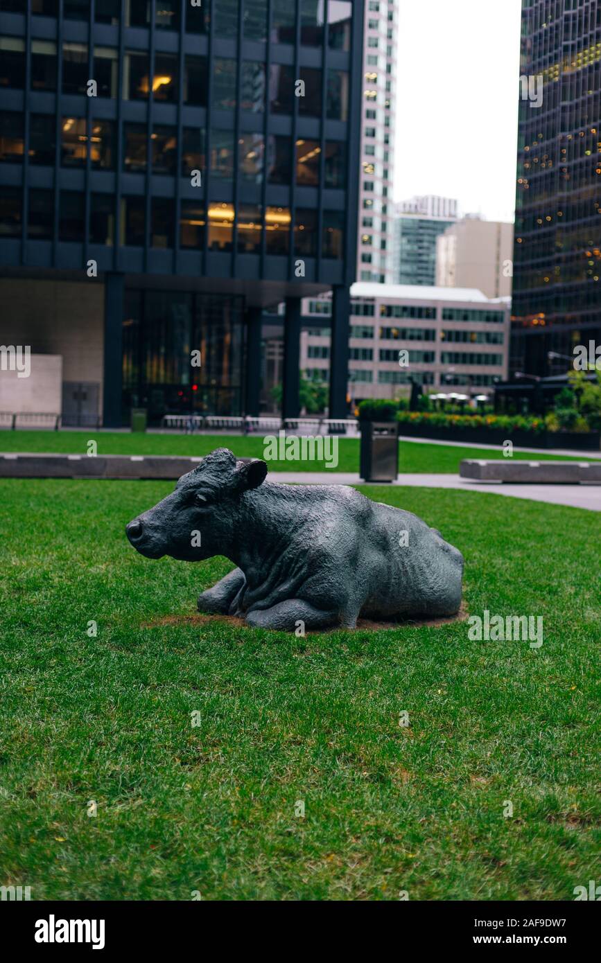 Outdoor cow statues hi-res stock photography and images - Alamy
