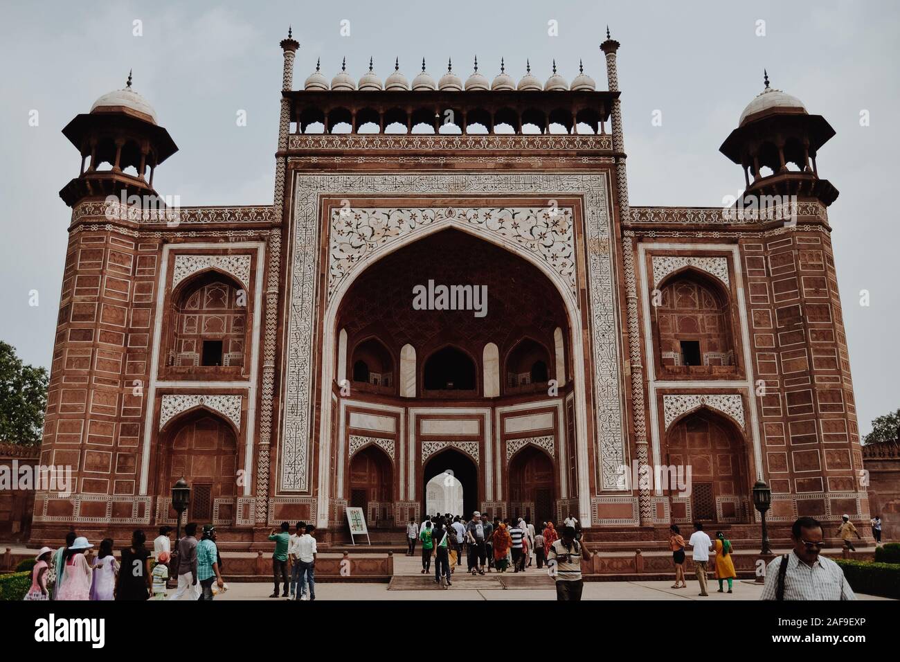 Red building in the Taj Mahal Stock Photo - Alamy