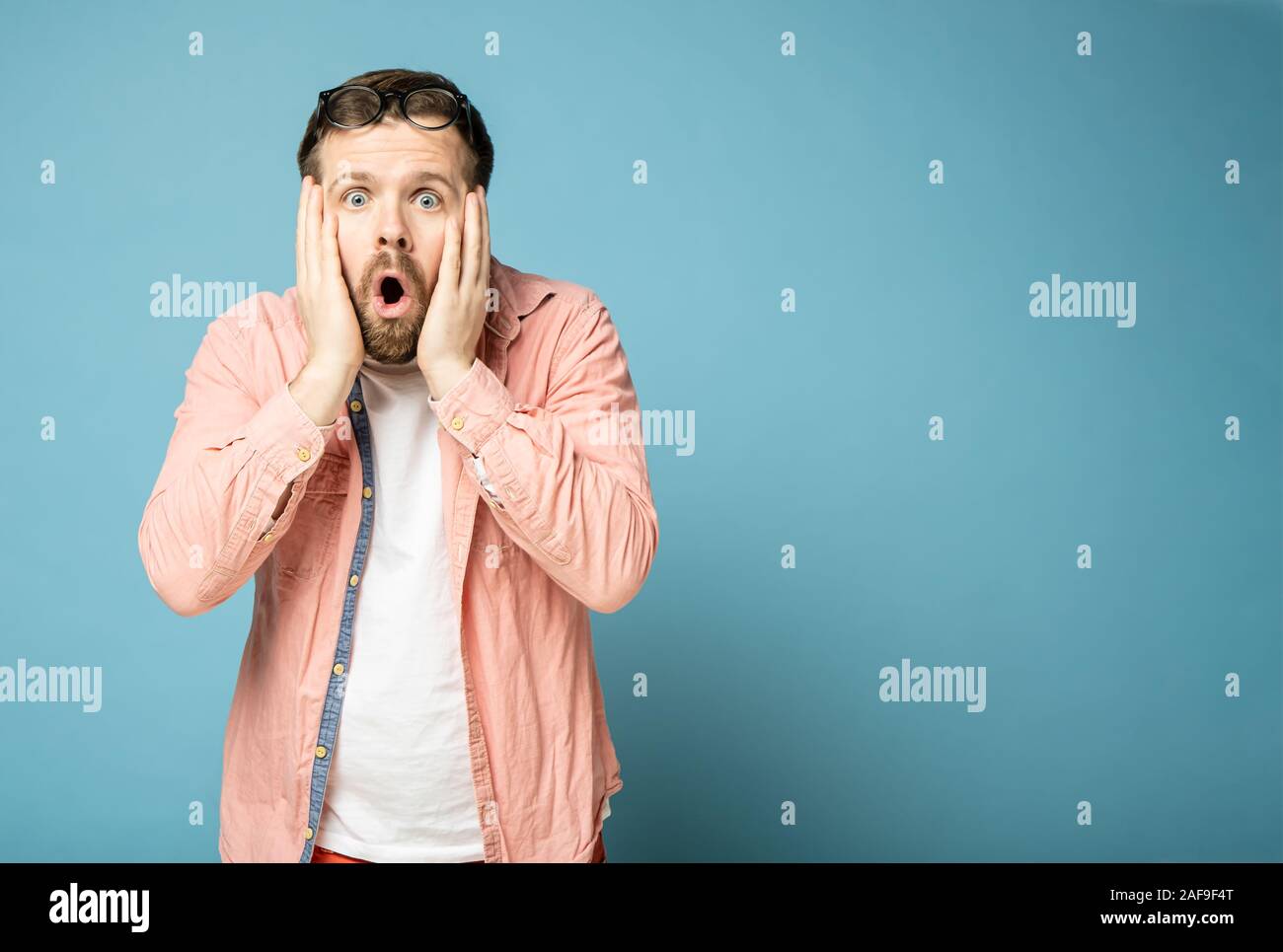 Man surprised facial expression opened hi-res stock photography and ...
