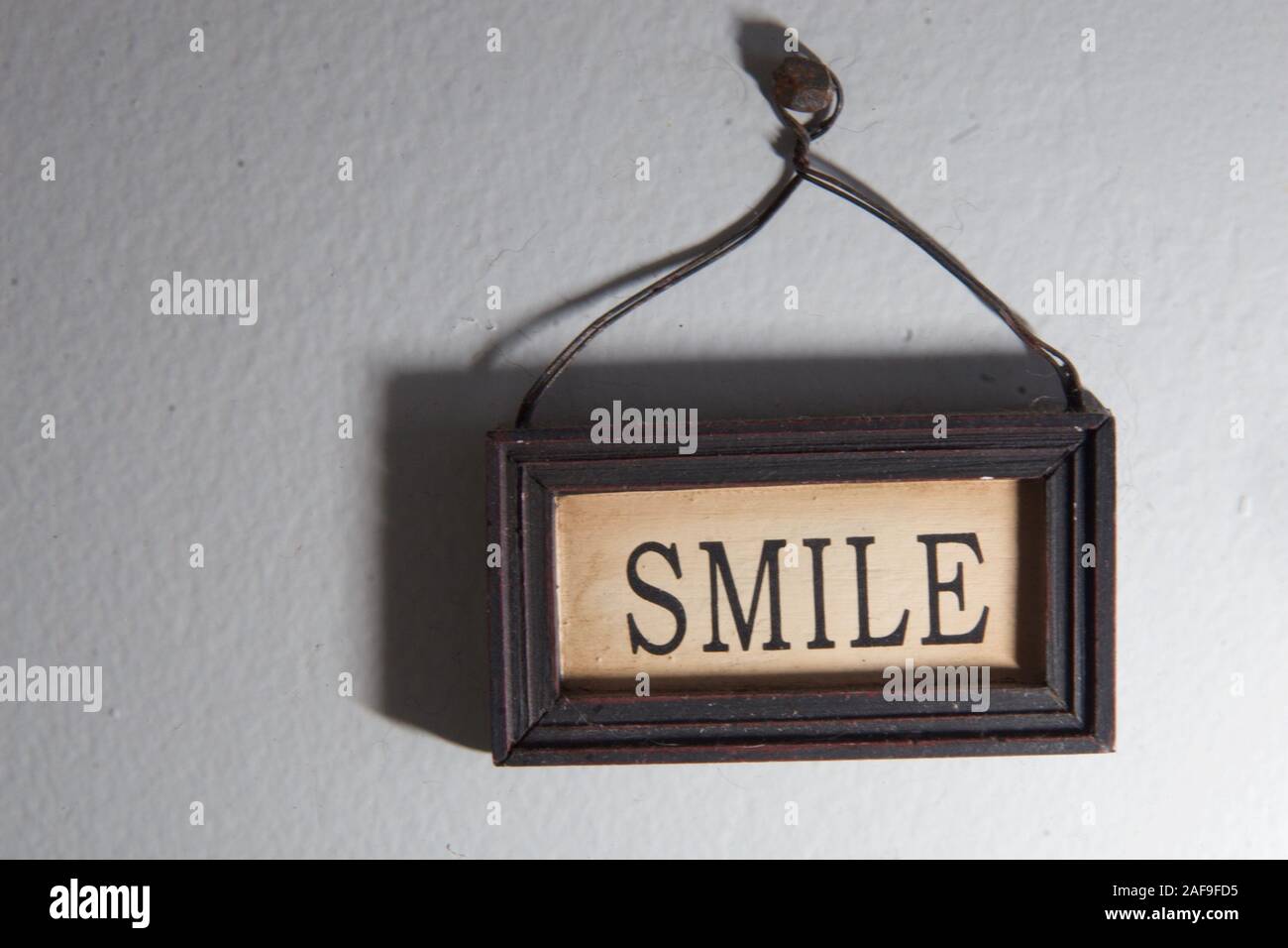 Hanging sign hanging signs hi-res stock photography and images - Alamy