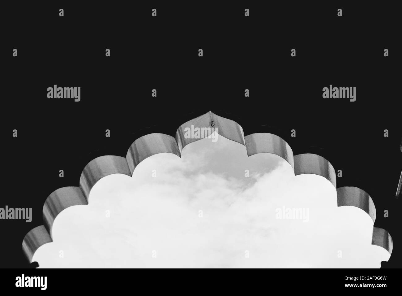 Hindu arch in the Kolkata Jain Temple Stock Photo - Alamy