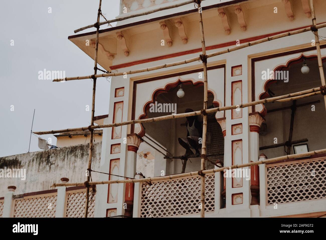 Traditional indian scaffolding hi-res stock photography and images - Alamy