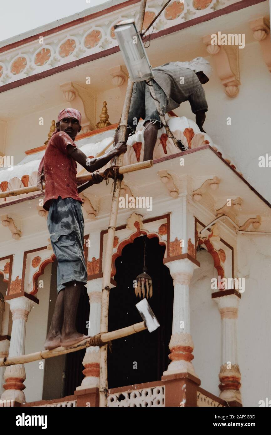 Traditional indian scaffolding hi-res stock photography and images - Alamy