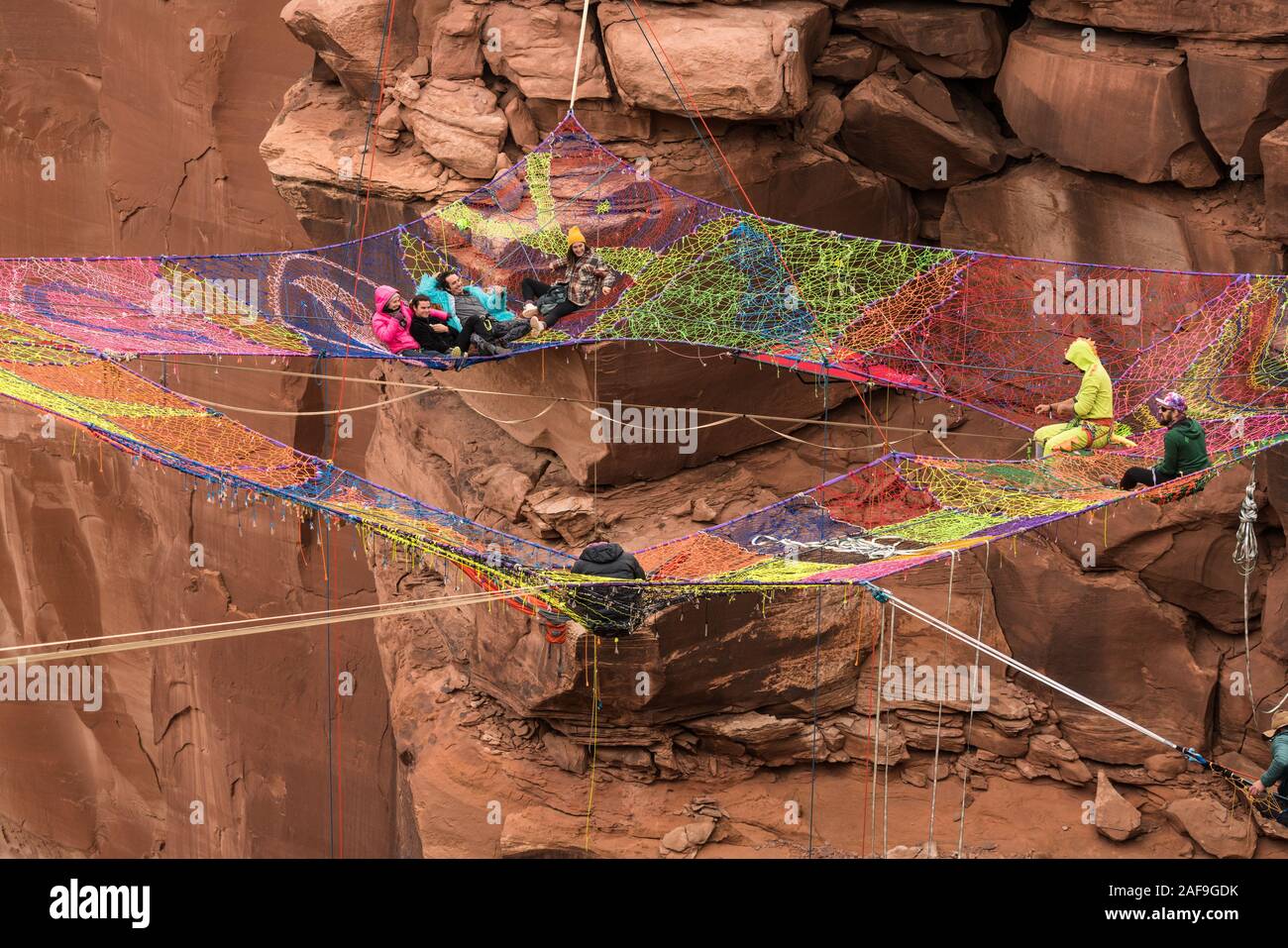 Slackliners hi-res stock photography and images - Alamy