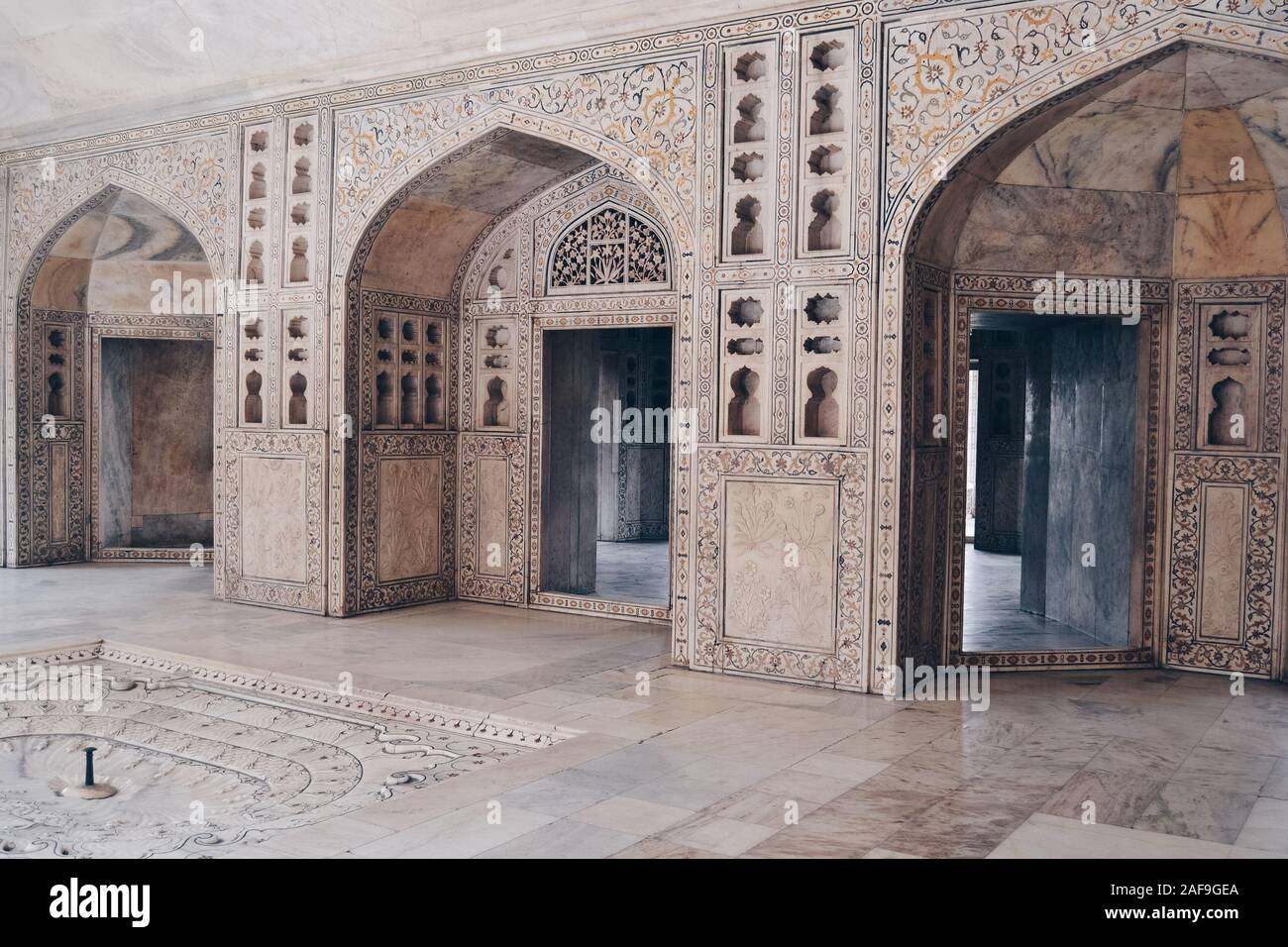 Marble palace inside the red fort hi-res stock photography and images ...