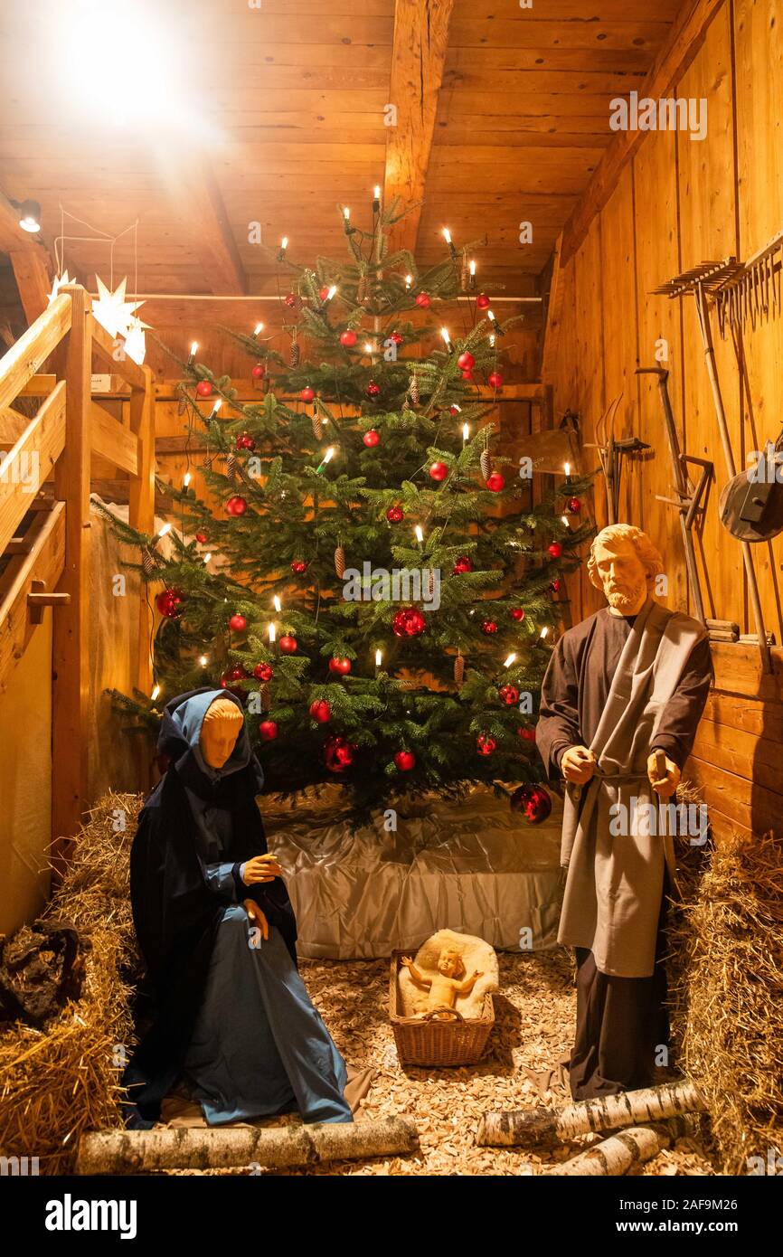 Zell Am Harmersbach, Germany. 12th Dec, 2019. A life-size nativity play ...