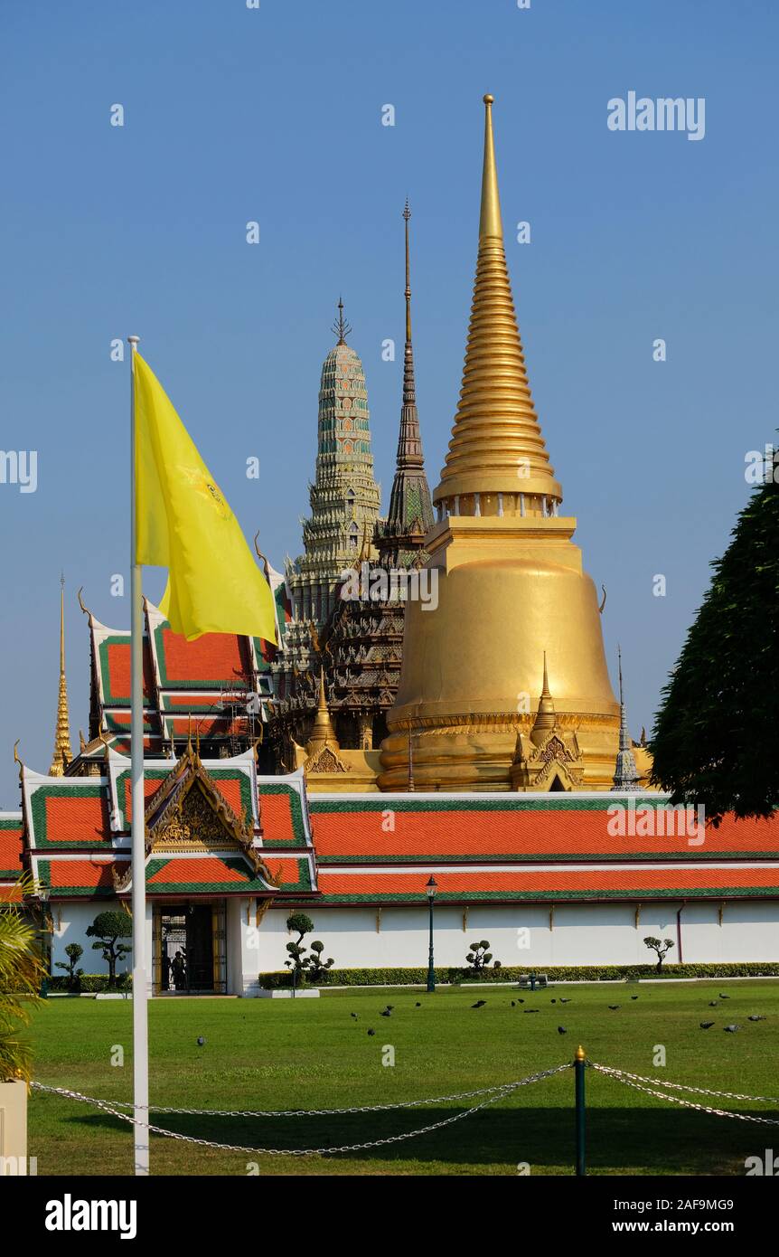 The Emerald Buddha Temple in Grand Palace Stock Photo - Alamy