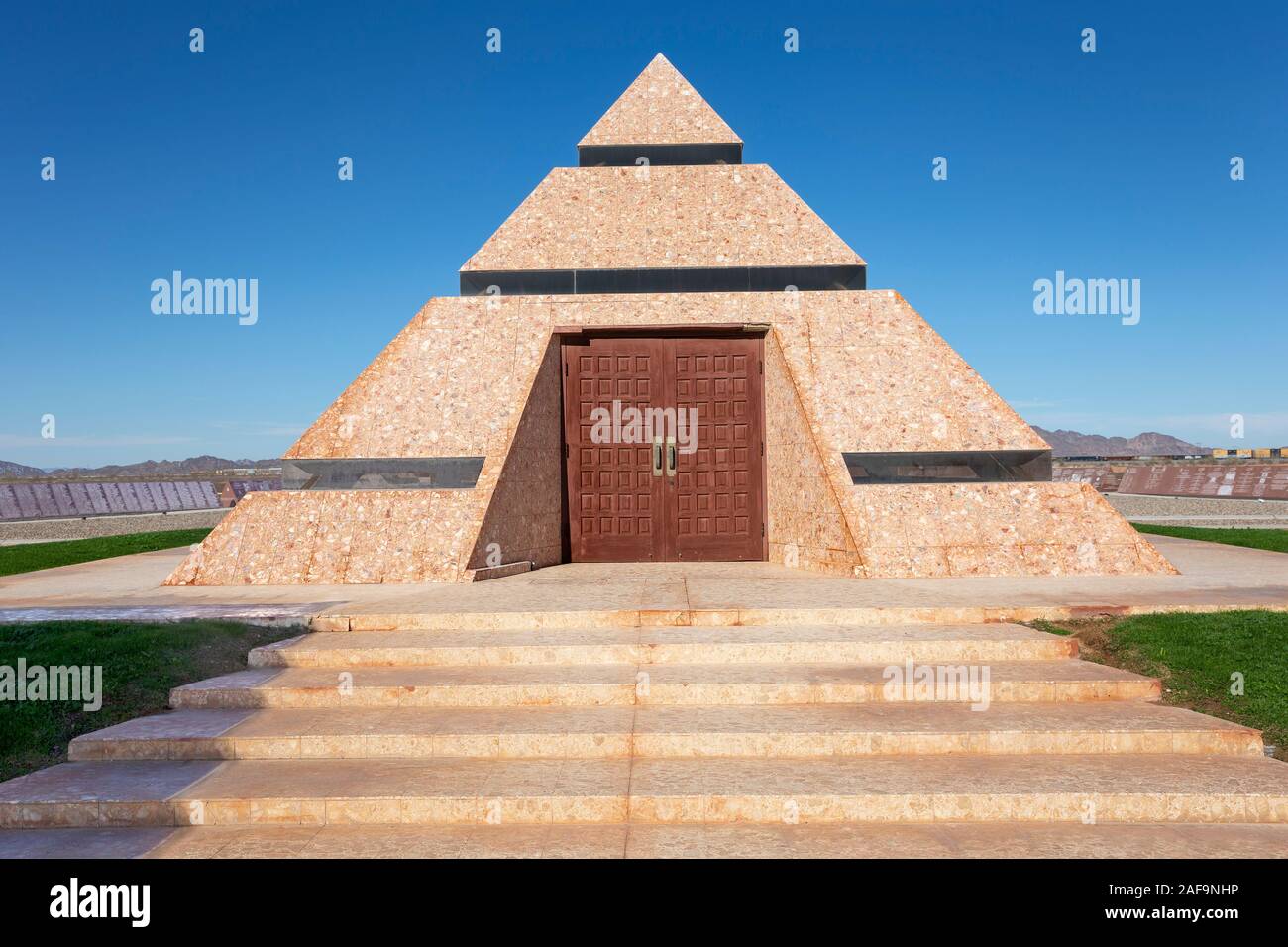 Felicity, CA - November 24, 2019: A view of The Official Center of the ...