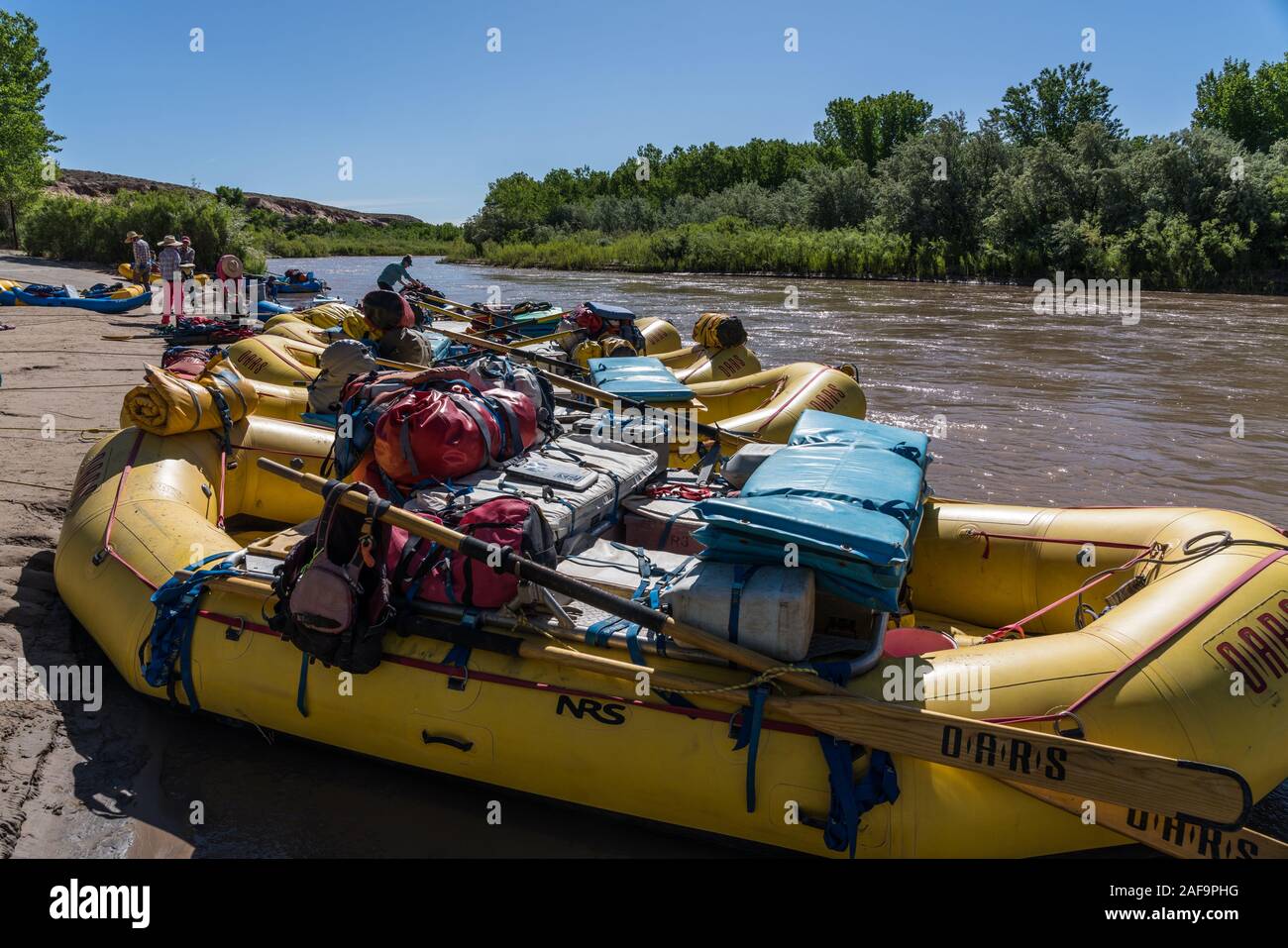 River rafters preparing their inflatable rafts to float the San Juan ...