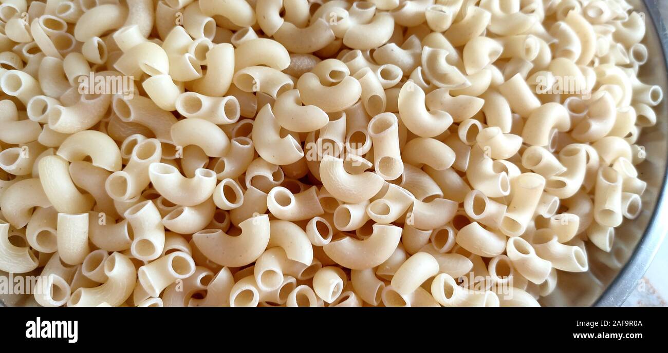 Macaroni noodle pasta hi-res stock photography and images - Alamy
