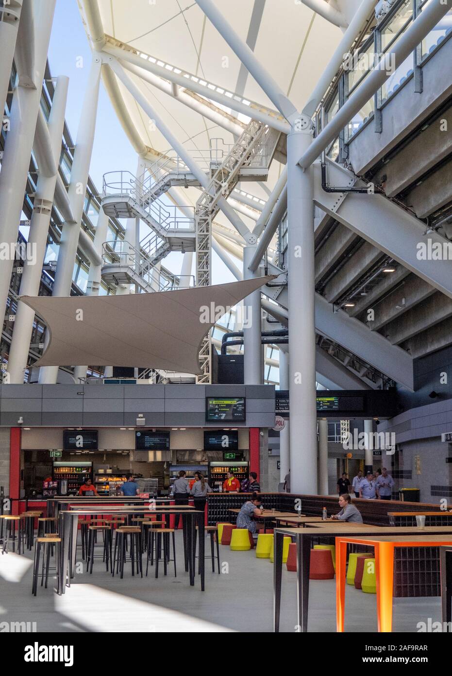 Food kiosk tables hi-res stock photography and images - Alamy