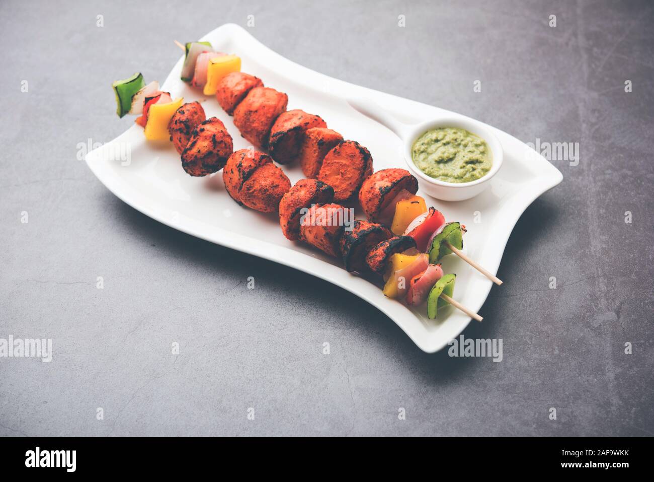 Tandoori aloo tikka or grilled barbecue potatoes Stock Photo - Alamy