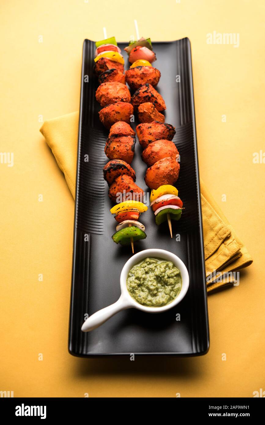 Tandoori aloo tikka or grilled barbecue potatoes Stock Photo - Alamy