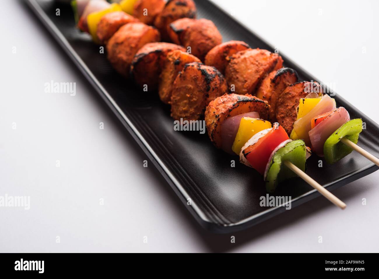 Tandoori aloo tikka or grilled barbecue potatoes Stock Photo - Alamy