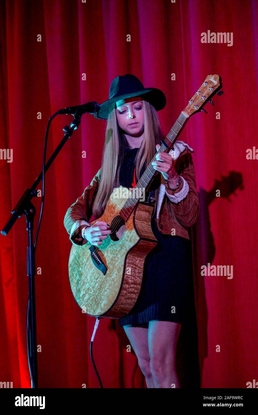 Lucy shaw hi-res stock photography and images - Alamy