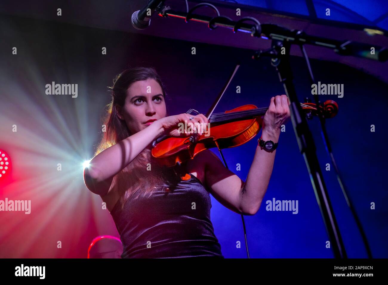 Jessse May Smart, fiddle, Steeleye Span, British Folk group in concert ...