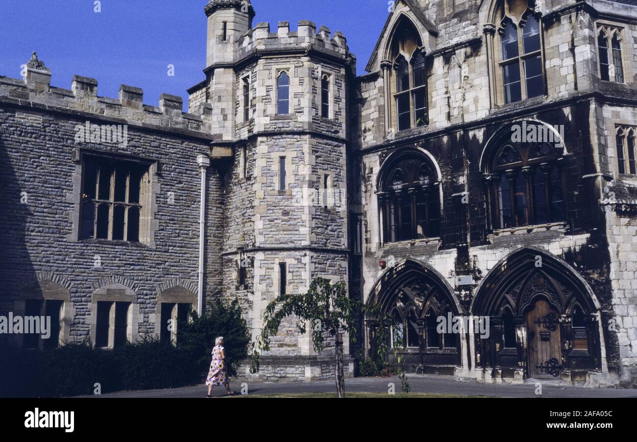 Gloucester cathedral gothic architecture hi-res stock photography and ...