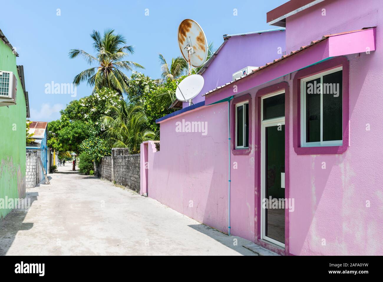 Maldives and painted houses hi-res stock photography and images - Alamy