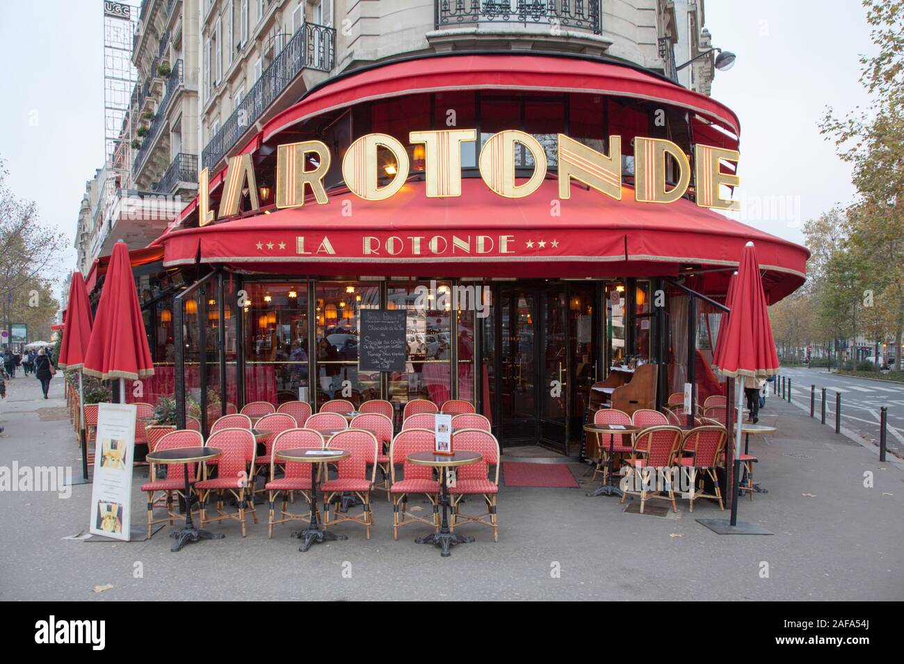 The famous La Rotonde family brasserie and restaurant in Montparnasse ...