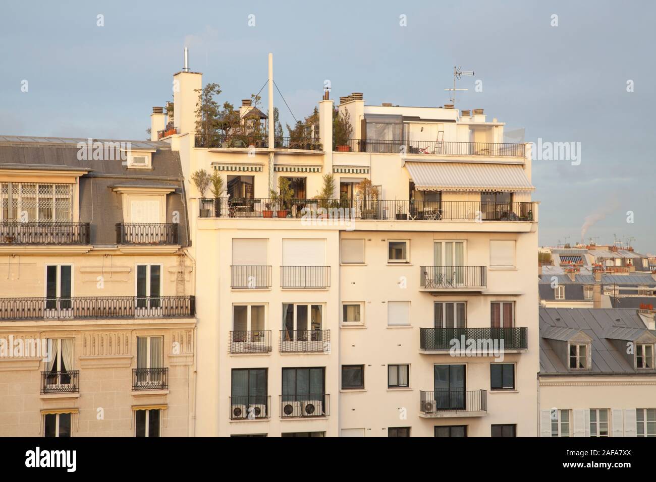 Apartment roof garden hi-res stock photography and images - Alamy